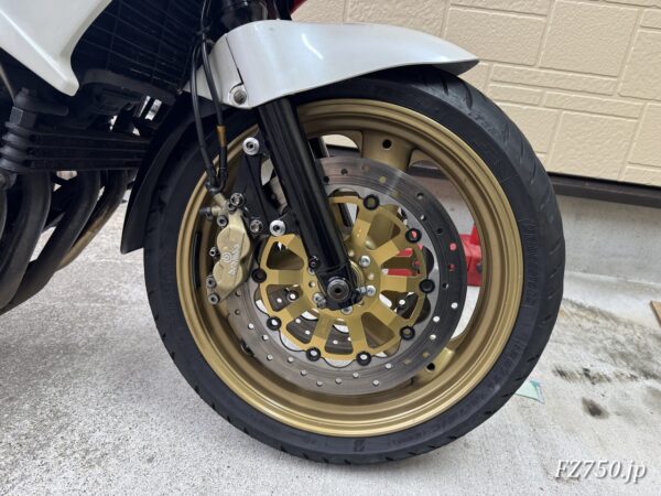 FZ750に東洋硬化でチタンコーティングしたフロントフォークを組み付けます - FZ750.jp